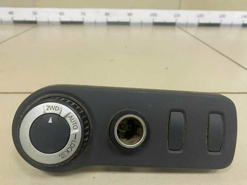 Кнопка многофункциональная Renault Duster 2012 кат.номер: 251630024R 8200796642