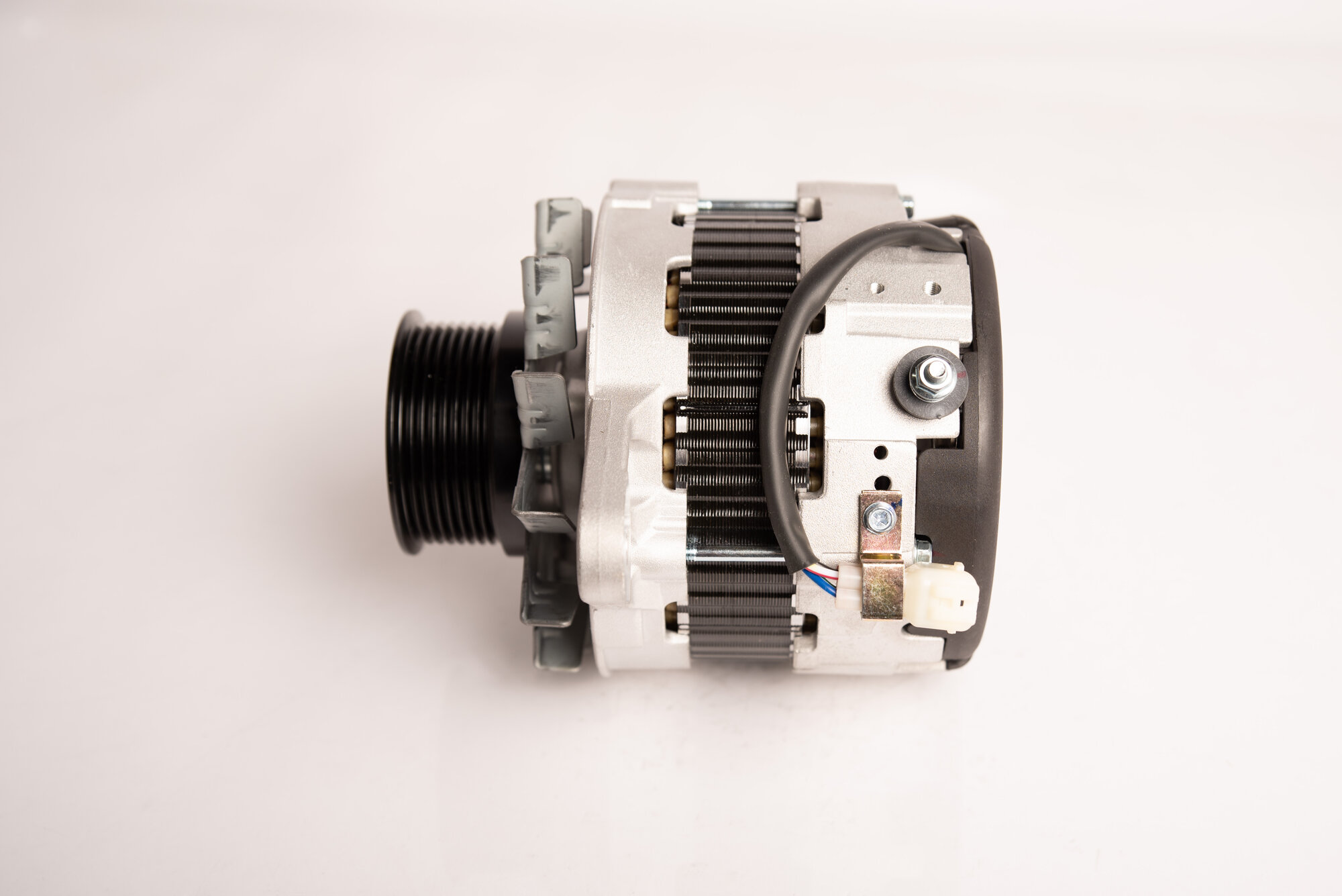 Генератор 27060-E0100 Powertec Hino