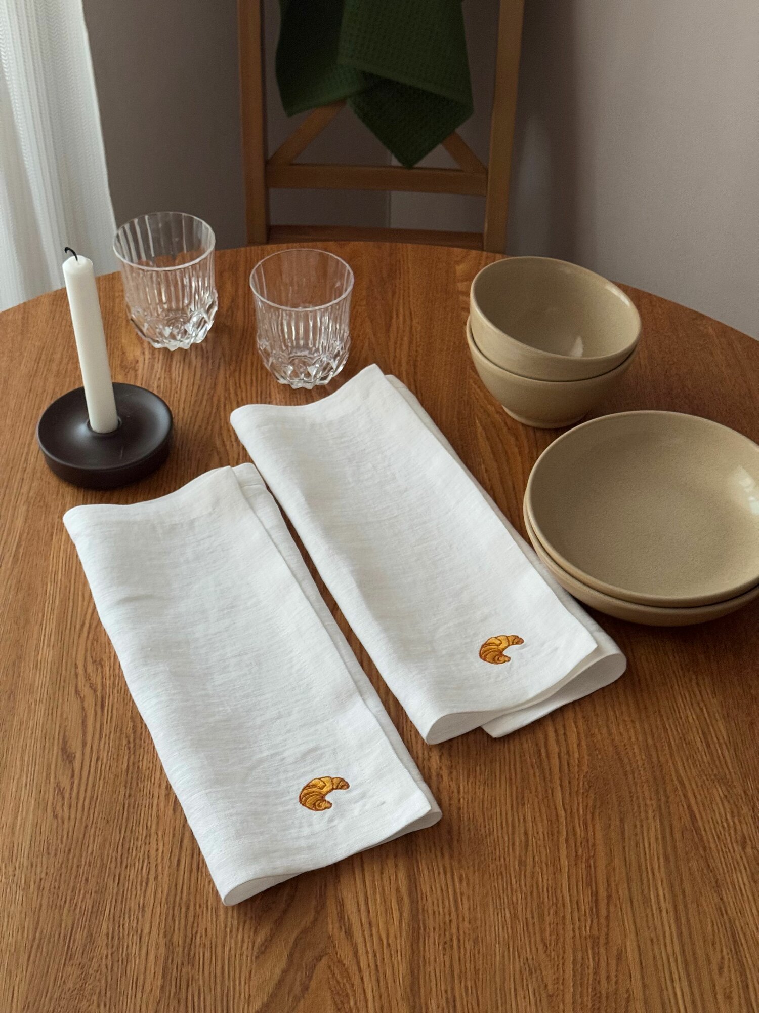 Набор салфеток LenJuLen 2 шт. с вышивкой "Круассан" 35x45 см Лен 100%