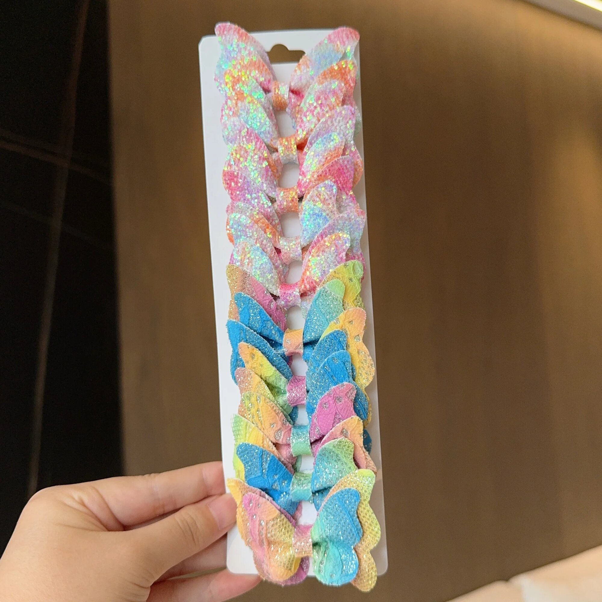 Детские кожаные банты и заколки 28