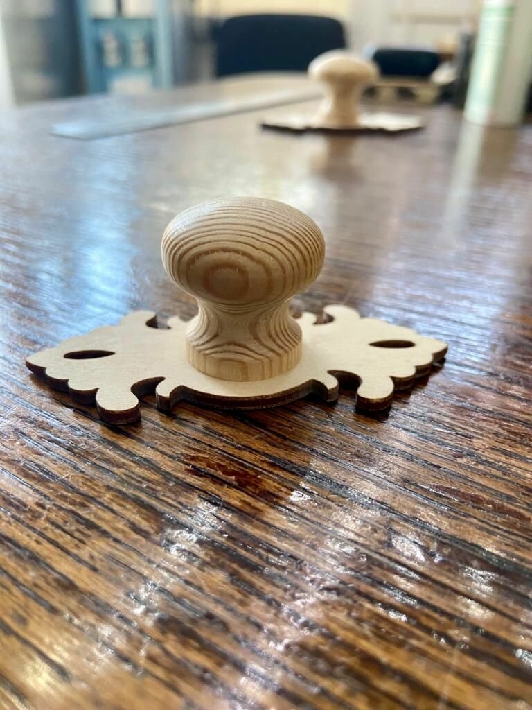 Ручка деревянная мебельная из сосны с узором 6 штуки