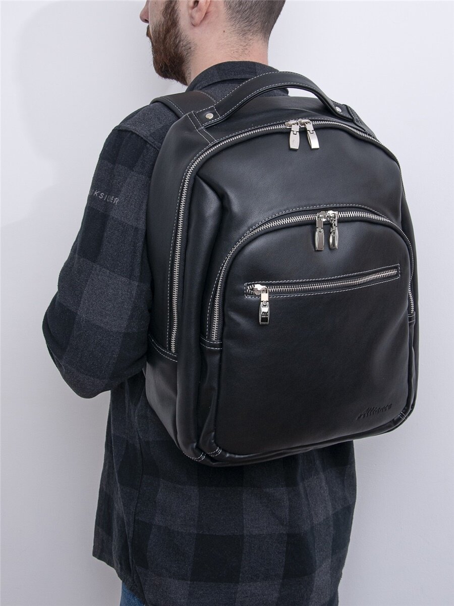 Рюкзак мессенджер Удобный качественный рюкзак на все случаи жизни .Удобный на работу , в офис и на прогулку вечером, в поездку.