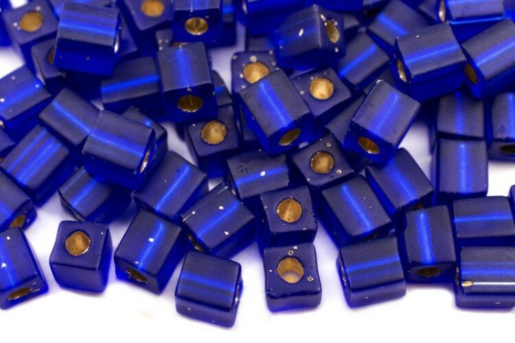 Бисер японский Miyuki Cube кубический 4мм #0020F кобальт, матовый, серебряная линия внутри, 10 грамм