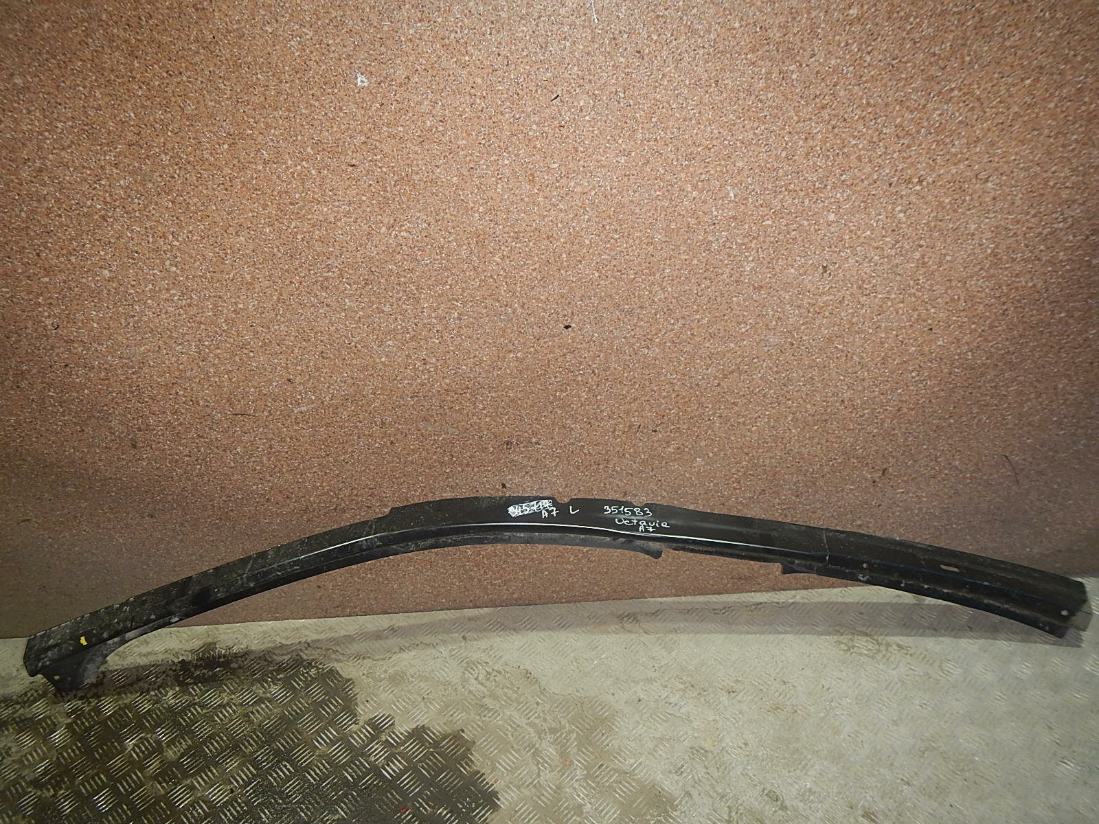 Б/У Кузовной элемент, Skoda (Шкода)-OCTAVIA A7 (13-) SKODA OCTAVIA A7 (13-) усилитель проема дверей (левый) внуренняя час...