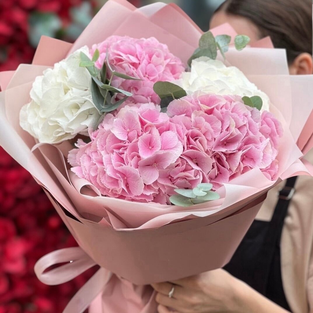 Букет из гортензий 5 шт и эвкалипта, красивый букет цветов, шикарный, премиум цветы, премиум букет