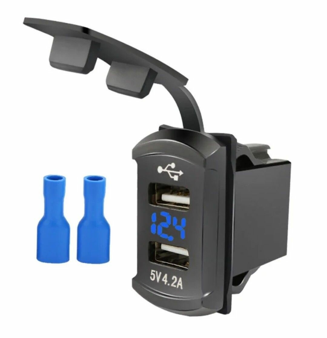 Разъем USB в авто (врезной)+вольтметр 12v-24v 2-USB (прямоугольный) 4.2А (2.1А+2.1А) 2USB врезная розетка квадратная зеленая в машину.