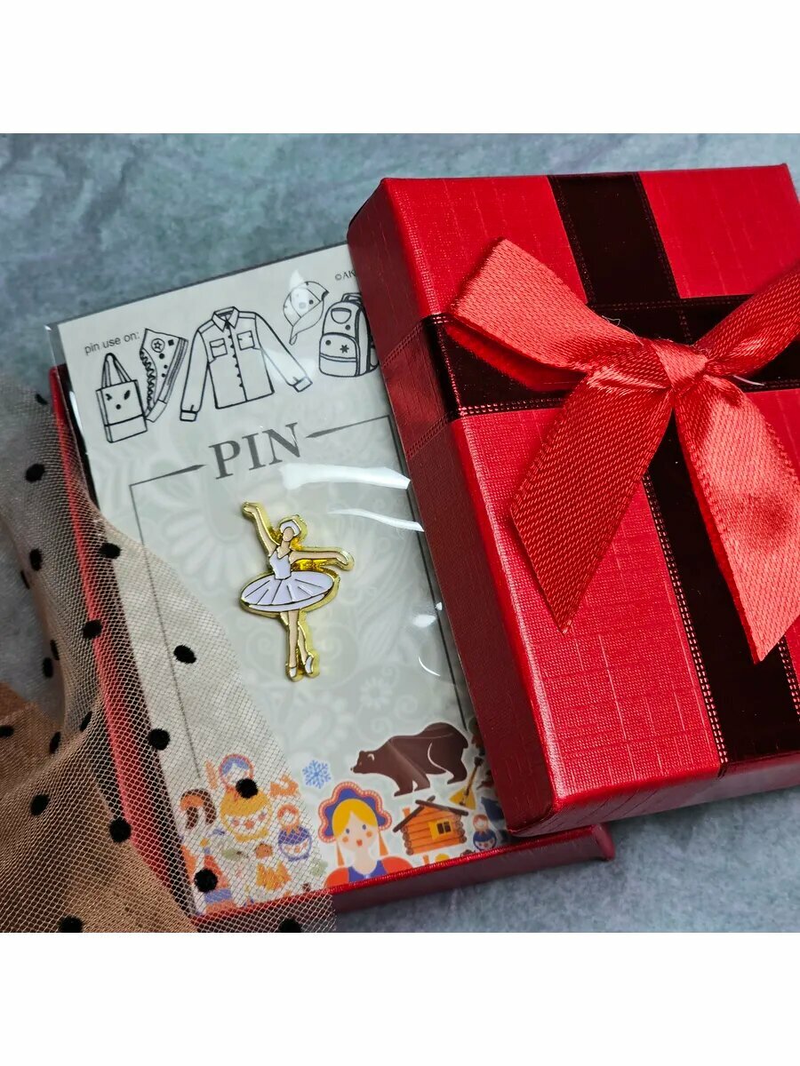 Брошь, стразы