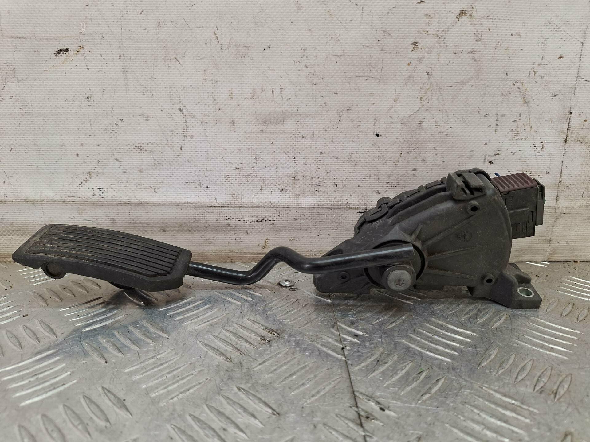 Педаль газа Nissan Primera P12 2006 18002AU400