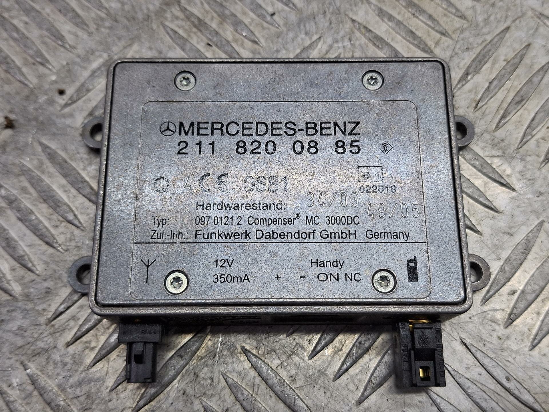 Усилитель антенны в заднем стекле Mercedes-Benz C W203 рест. W203.054 2005 2118200885