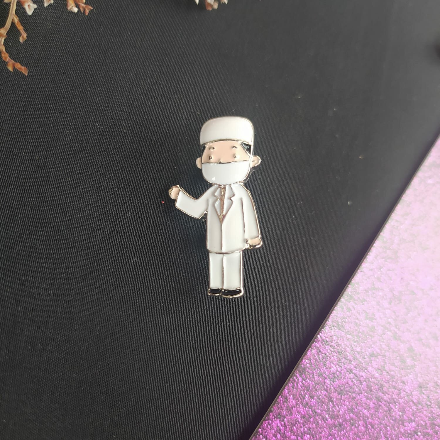 Брошь, эмаль