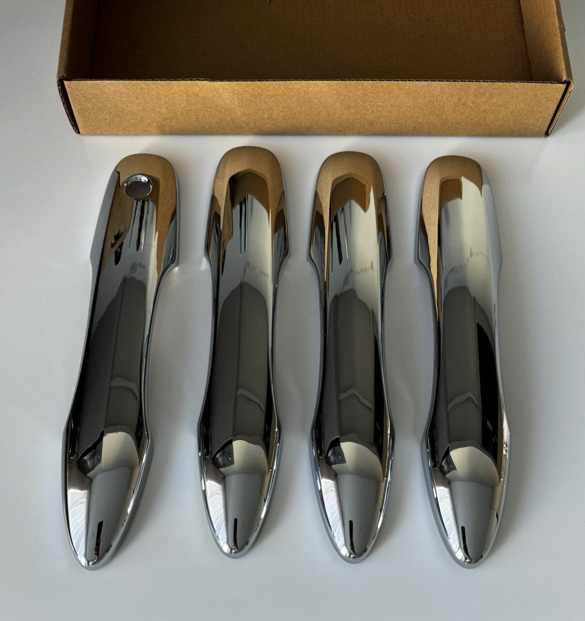 Хромированные накладки наружных ручек дверей для Тойота Камри Toyota Camry 2018-