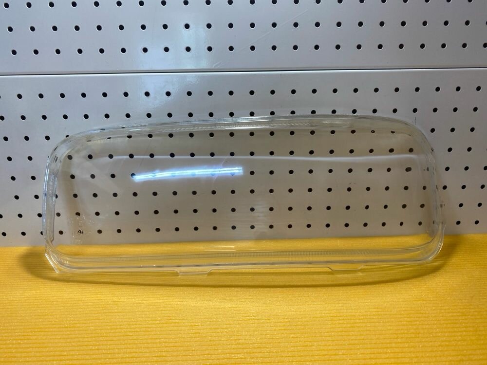 Стекло фары левое для грузовиков MERCEDES ATEGO (мерседес атего)