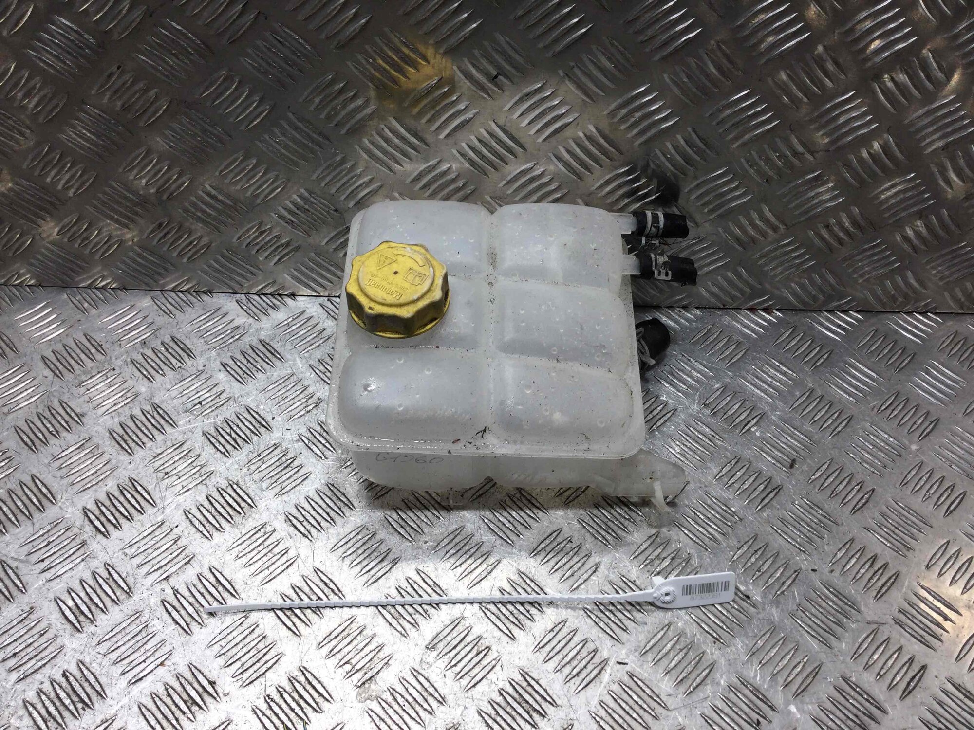 Б/У Бачок расширительный Ford Focus 1 поколение [рестайлинг] (2001-2005) 2003 г.