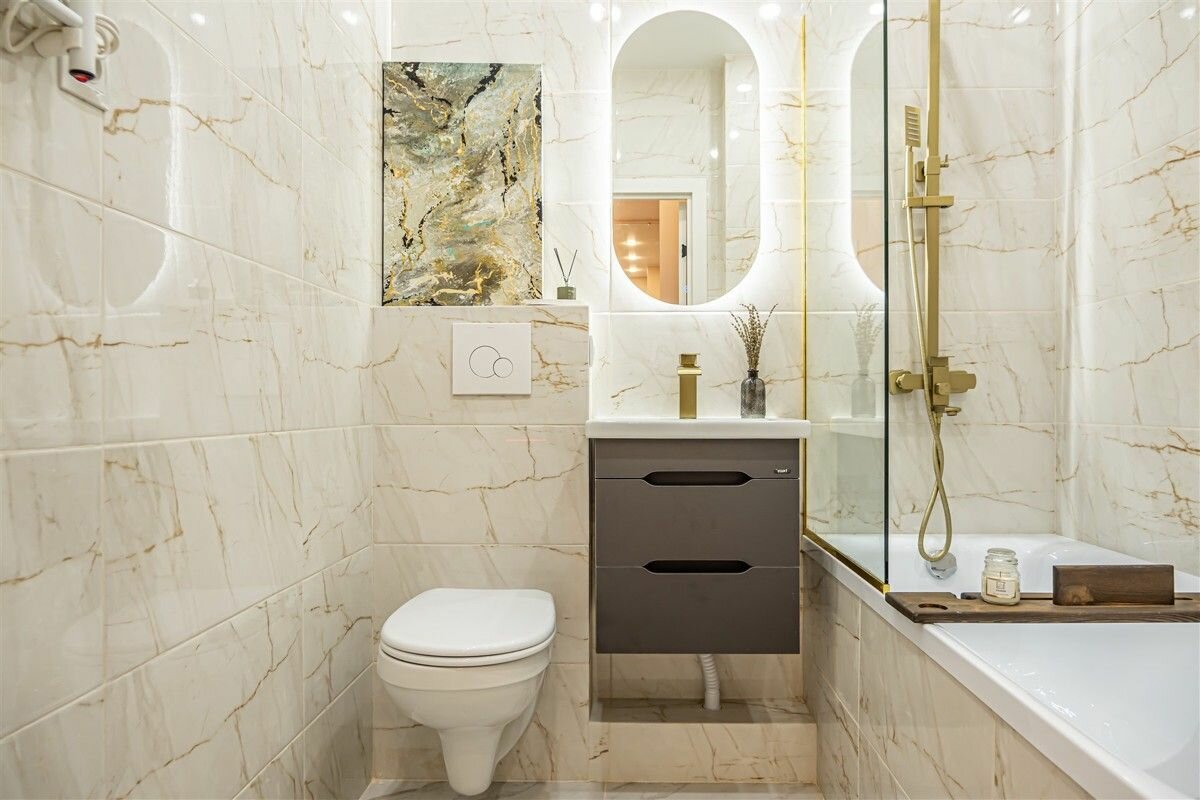 Зеркало для ванной комнаты КСК с LED-подсветкой и сенсорным выключателем