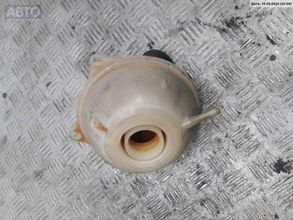 Бачок расширительный Volkswagen Passat B3