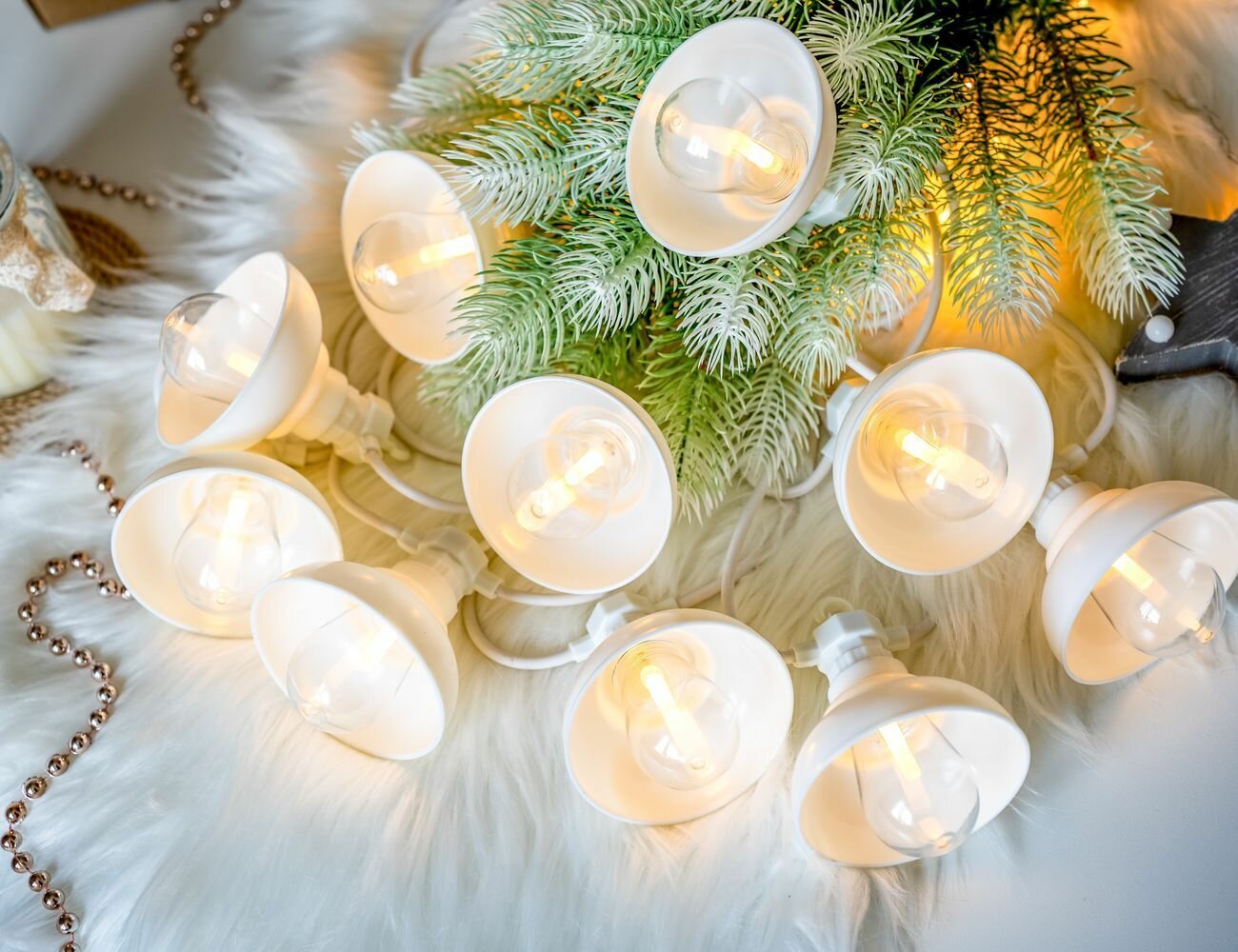 Светодиодная гирлянда Party Lights - ретро-фонарики, 10 тёплых белых LED-огней, 5 м, коннектор, белый провод, уличная, Winter Deco ECO-010-E-IS1-WCWW-A