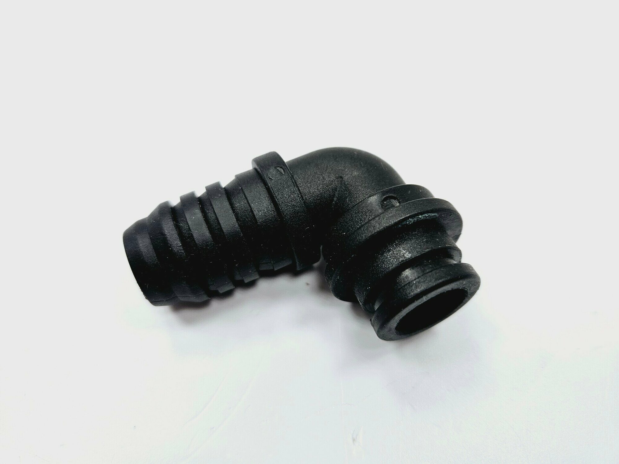 Фитинг подключения шланга DAEWOO MSC/MCF/ICH. (арт. 3318400800)