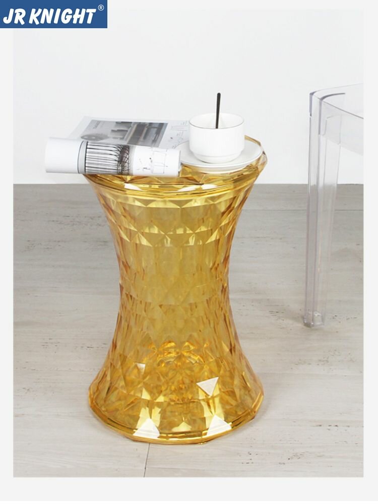 Пластиковый табурет с креативным геометрическим дизайном, 31x47 см