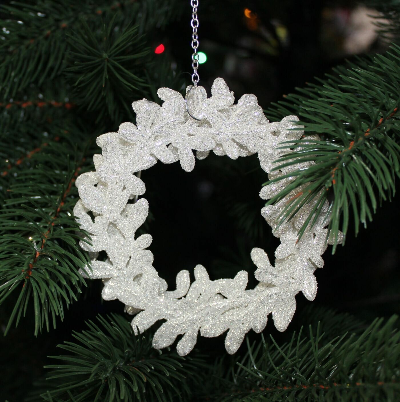 Ёлочное украшение Новогодний венок, акрил, белое, для новогодней ёлки