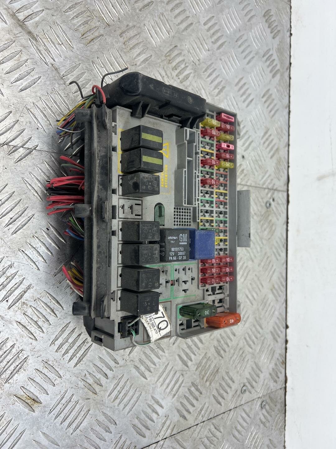 Блок предохранителей Opel Vectra B (1995 - 2000)