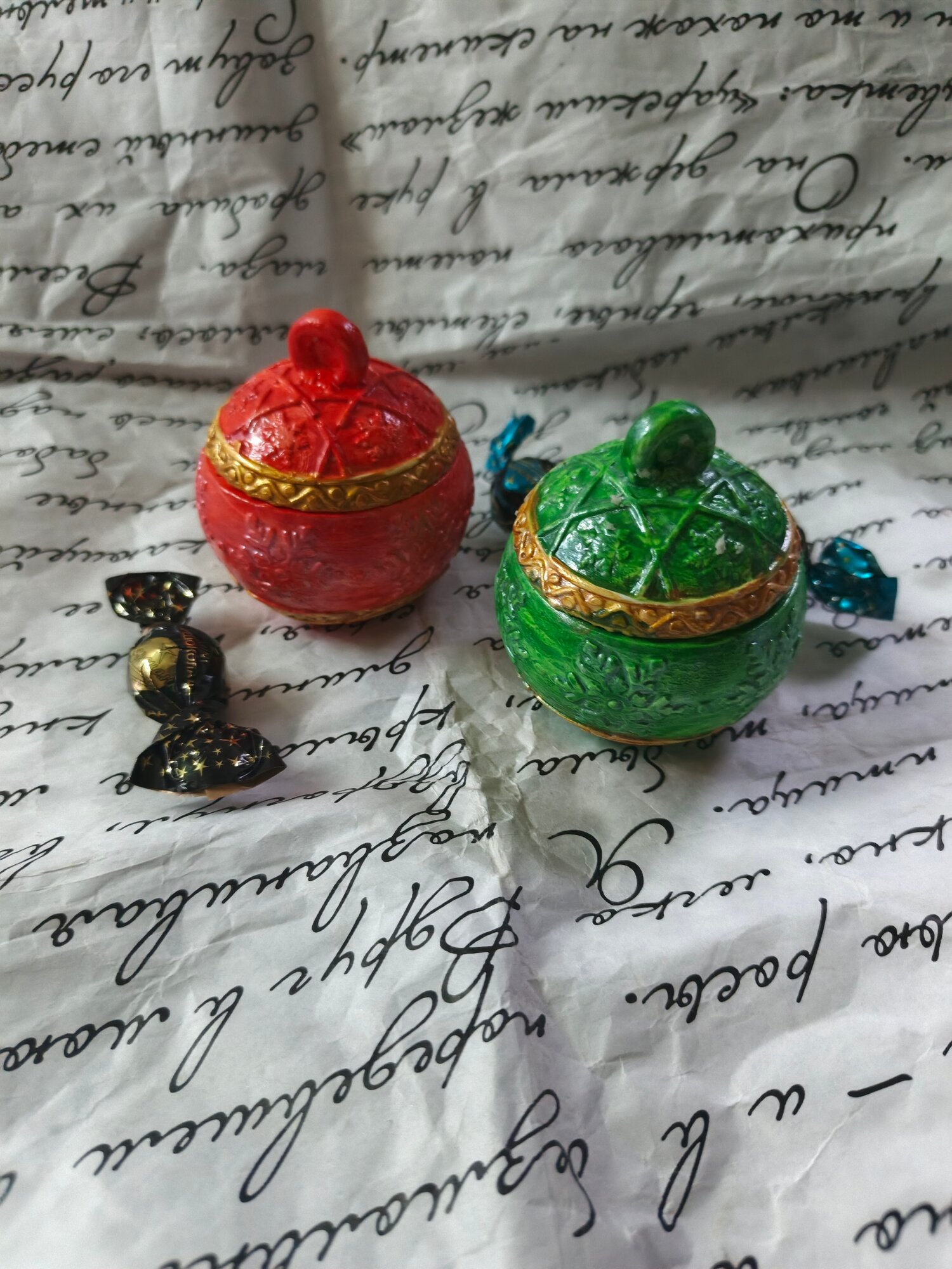 Свеча контейнерная " новогодний шар "