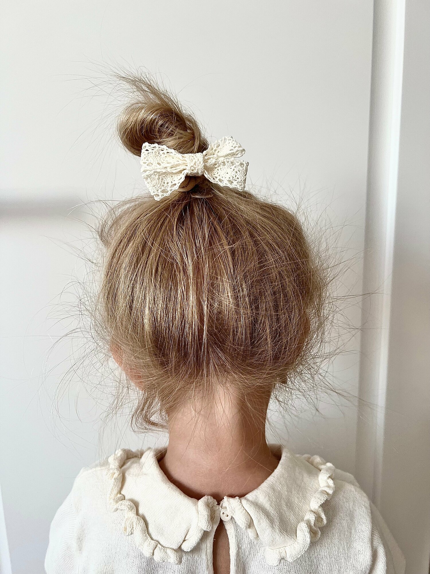 Повязка на голову "Бантик" для девочки, хлопок, бежевый, молочный цвет