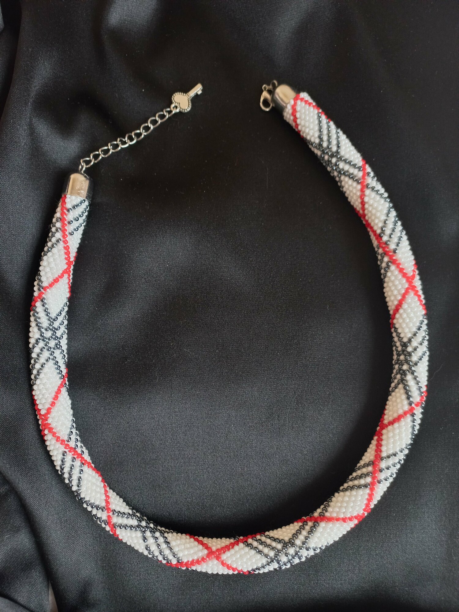 Колье, бисер