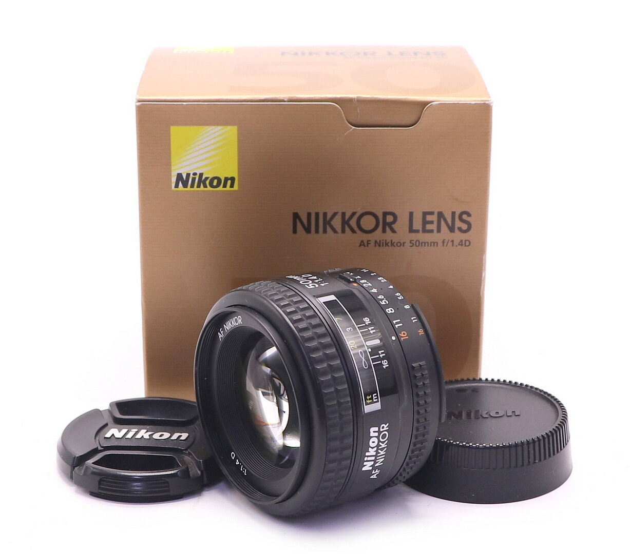 Объектив Nikon 50mm f/1.4D AF Nikkor в упаковке