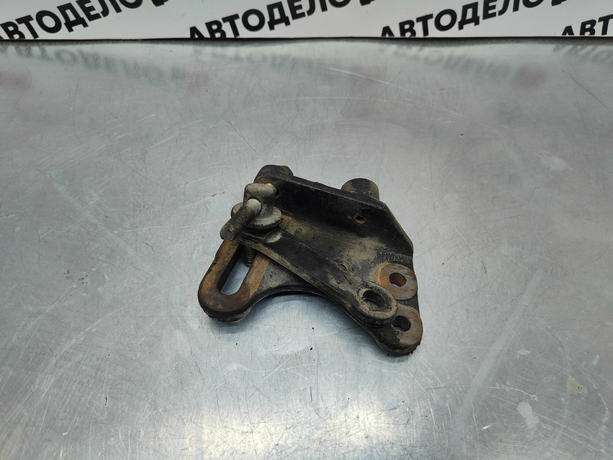 Кронштейн компрессора Mazda Capella GV8W 1995 г.в