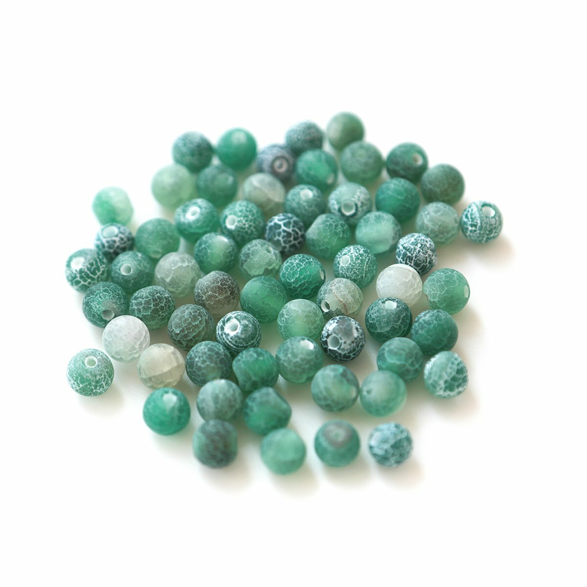 Агат морозный с трещинками 36 шт. / Бусины натуральные, цвет зеленый, размер 6 мм