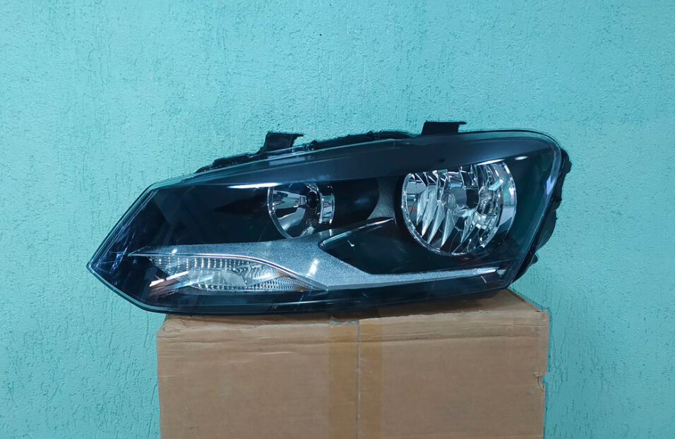 Фара Volkswagen Polo, левая, 2015-2018 г. (аналог)