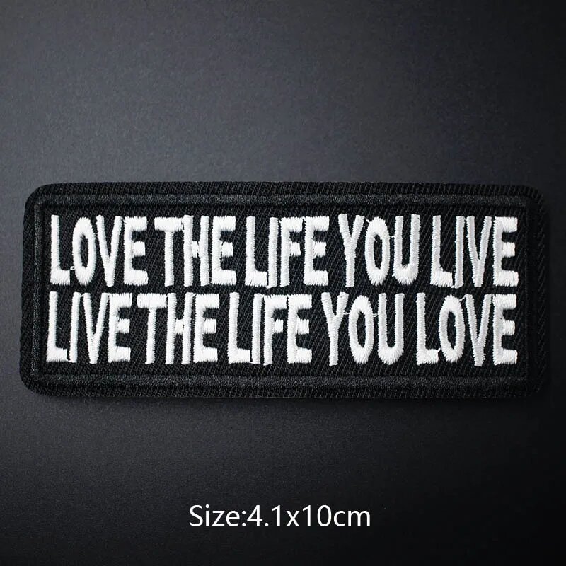 Нашивка "Love the Life" черная, 4.1x10 см