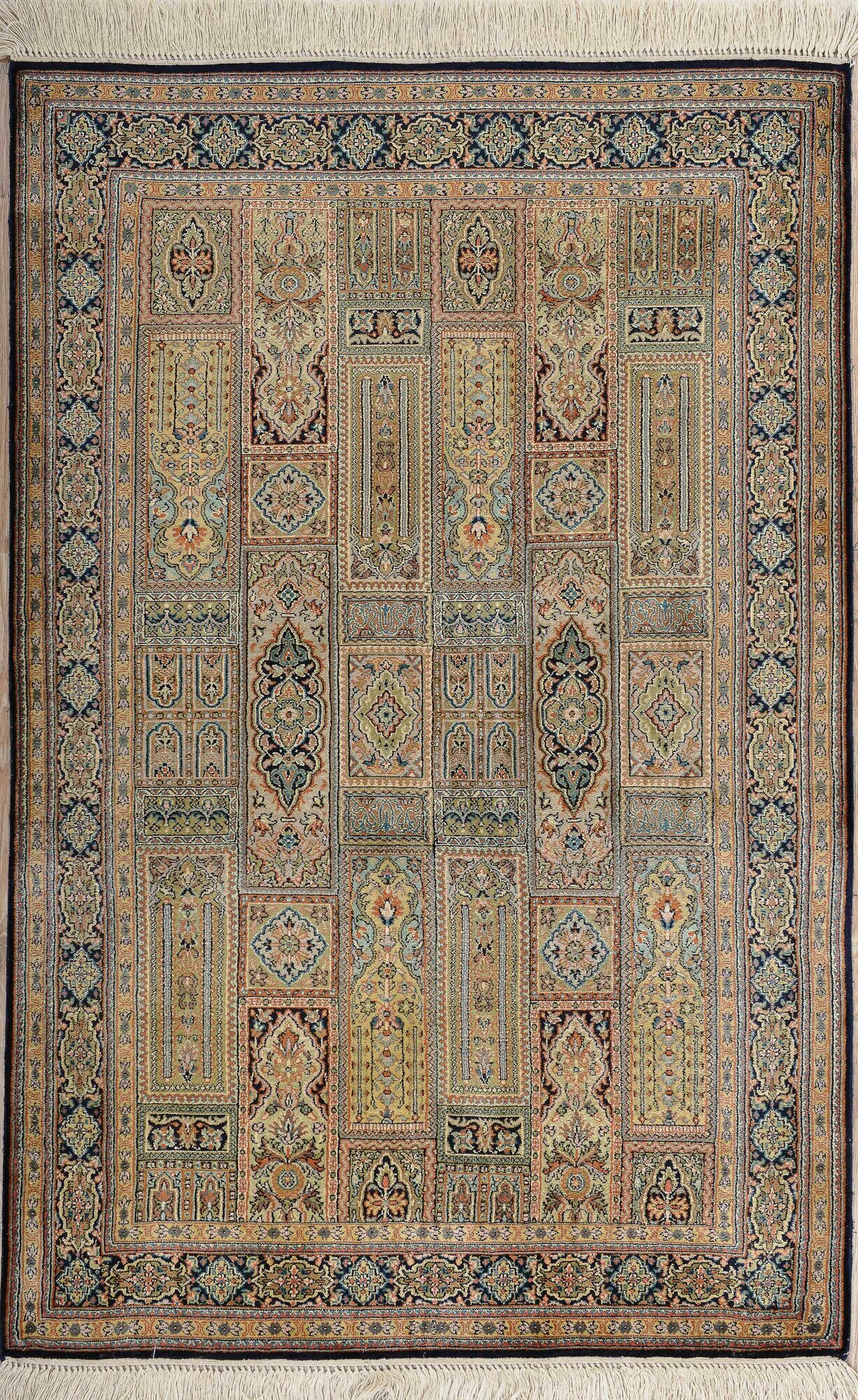 Индийский шелковый ковер ручной работы Kashmiri, Размер: 81х127 см.