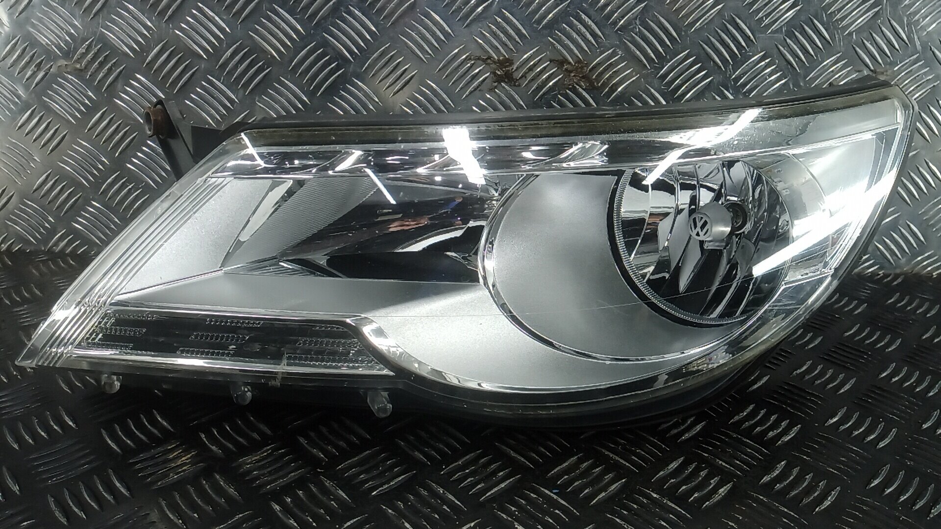 Фара левая VOLKSWAGEN TIGUAN 1, Номер 5N2941031K