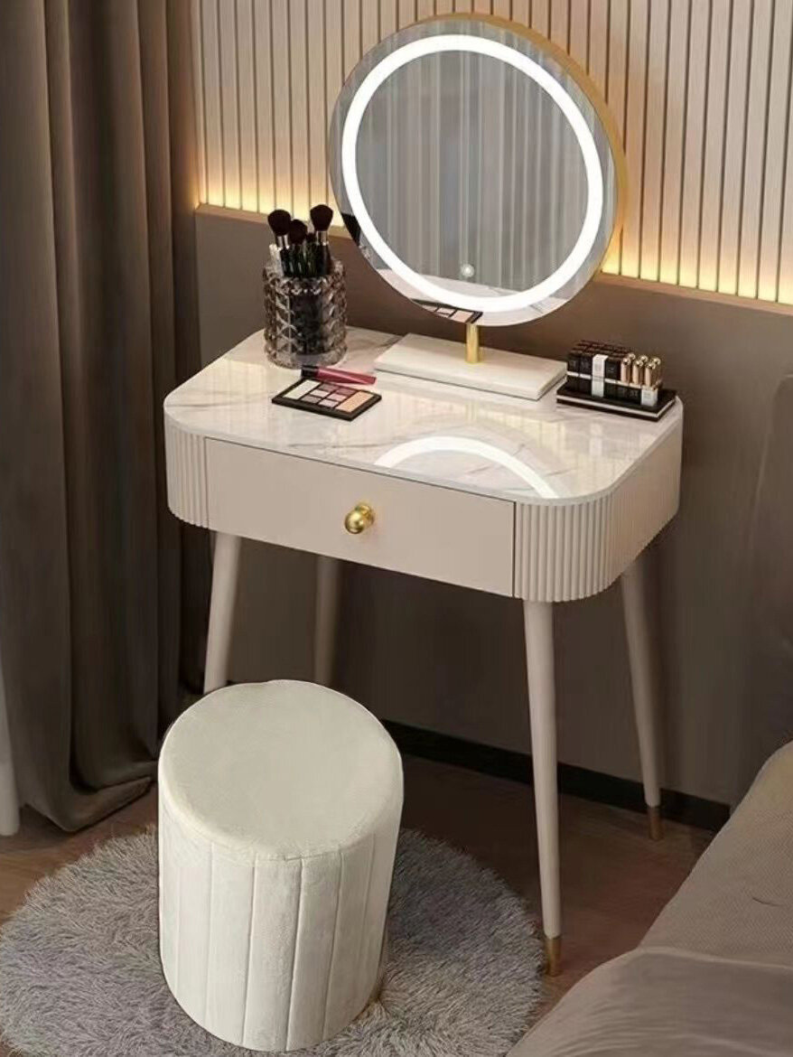 Туалетный столик с зеркалом и подсветкой, Гримерное зеркало с подсветкой и консолью