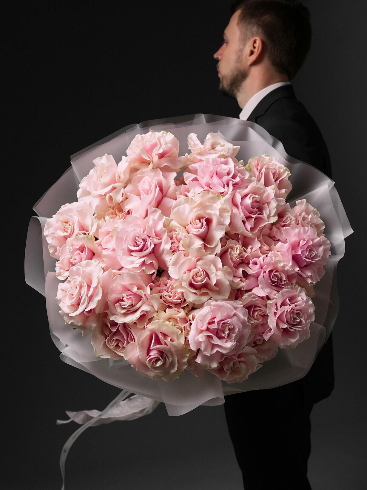 Монобукет AGENT FLOWERS "Pink Mondial", из французских роз, высота 40см, 35шт.