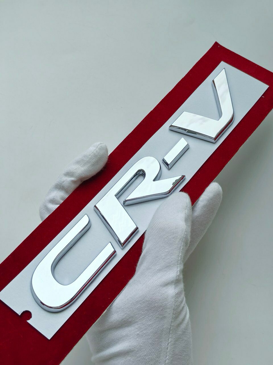 Шильдик CR-V на багажник Honda, надпись CR-V для Хонда (1 шт.)