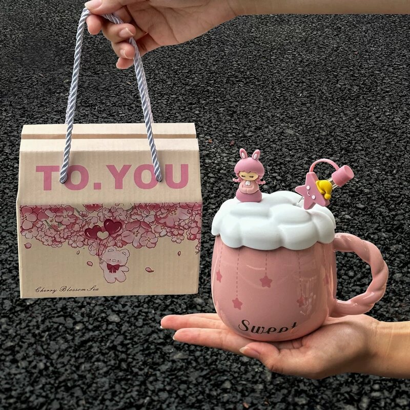 Розовый керамический кофейный стакан с трубочкой и силиконовой крышкой, подарочная коробка TO.YOU с принтом облако