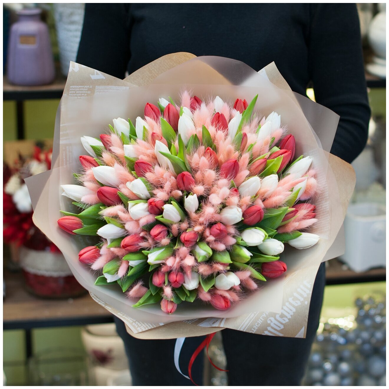 Букет "Антарес", тюльпаны, на стеблях, 41 цветок, красный, белый