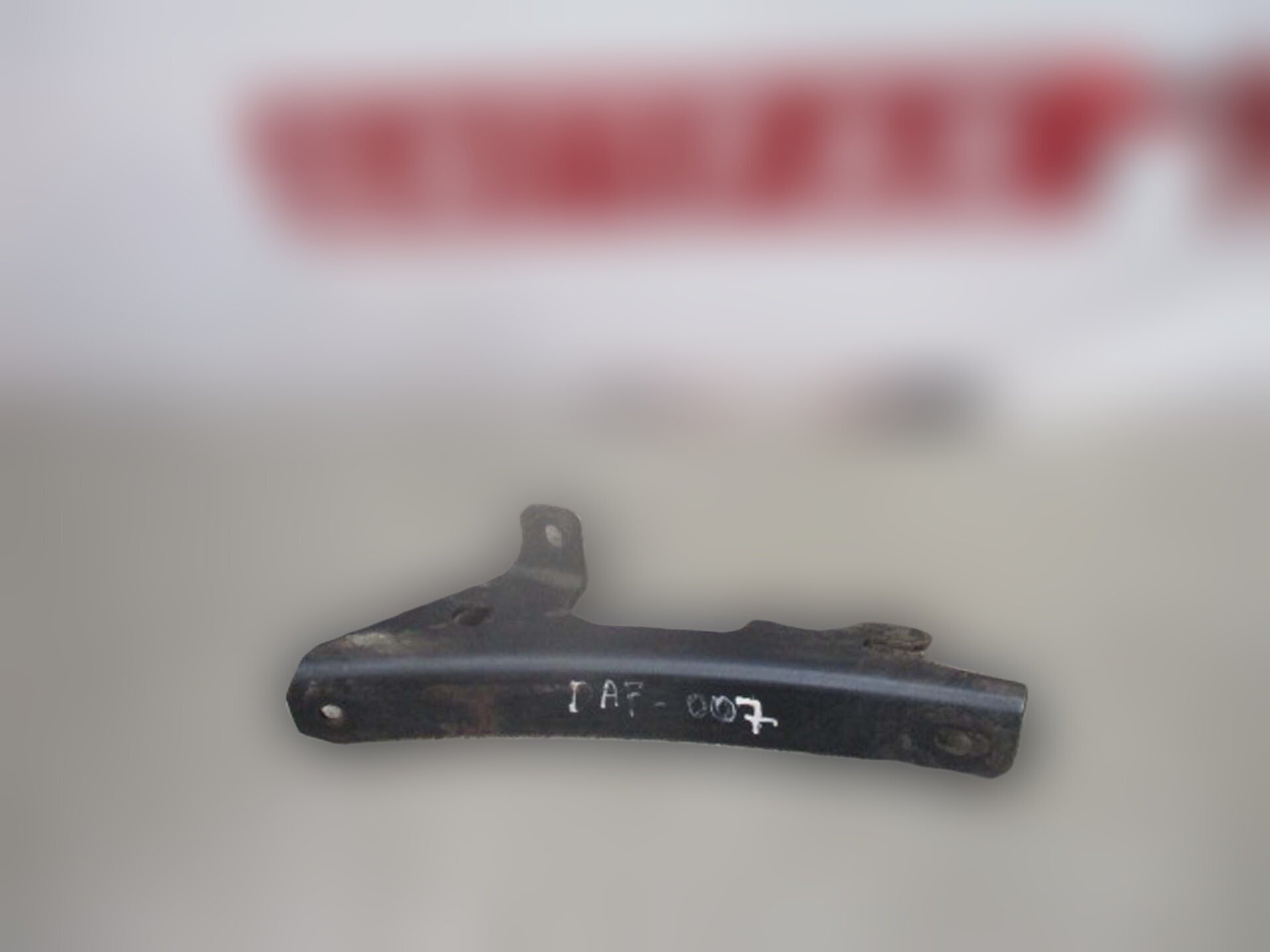 Кронштейн крыла передней оси задний DAF XF105