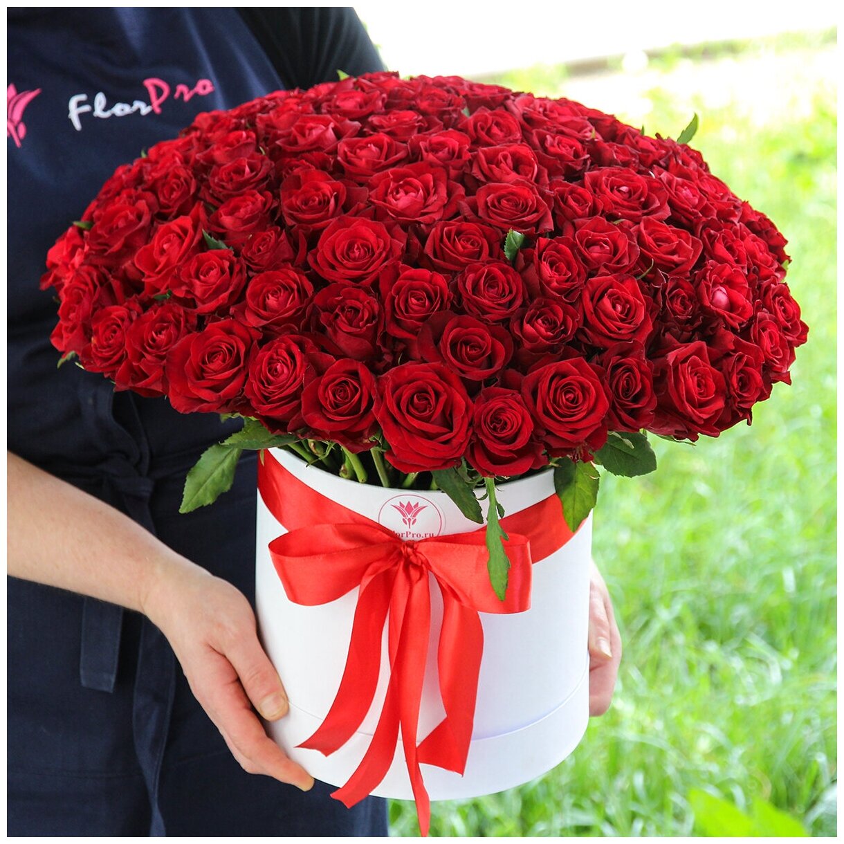 101 красная роза в коробке