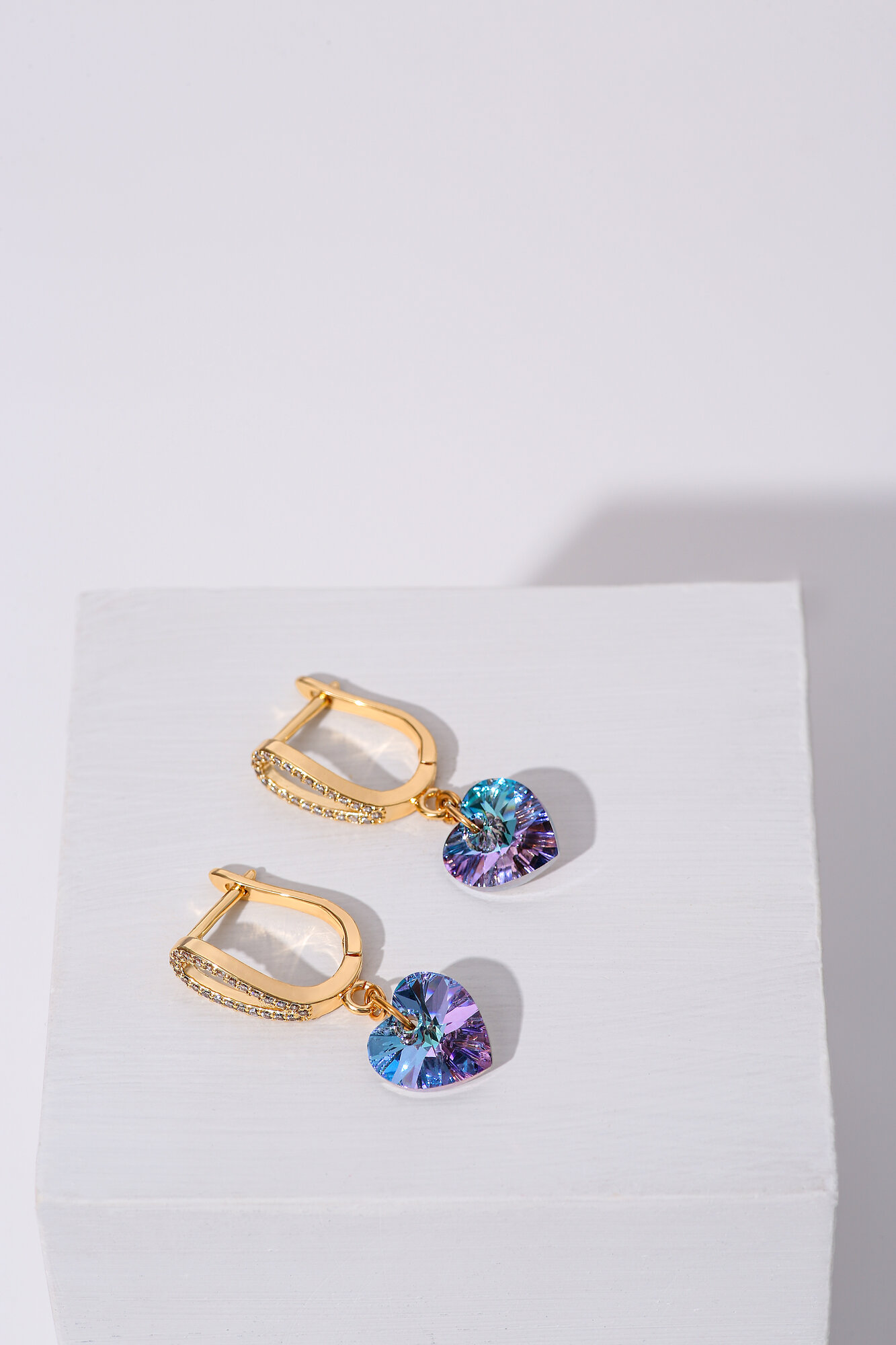 Серьги с подвесками BLV Jewerly, фианит, кристалл, розовый, фиолетовый, голубой, золотой — фото 1