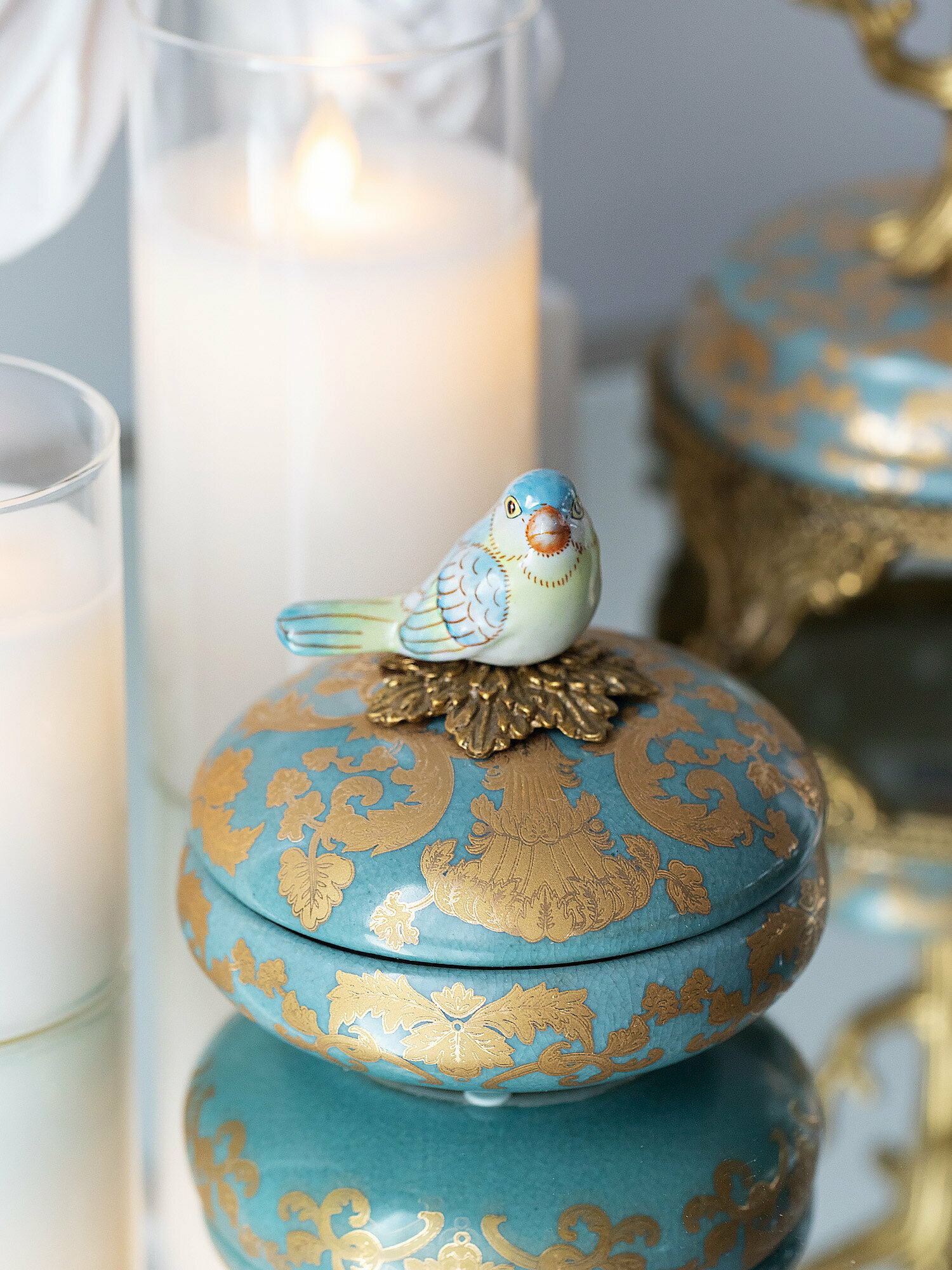 31G2232/B160EC/NB4199 Шкатулка с птичкой 11x11x10см, Фарфор, бронза, Glasar
