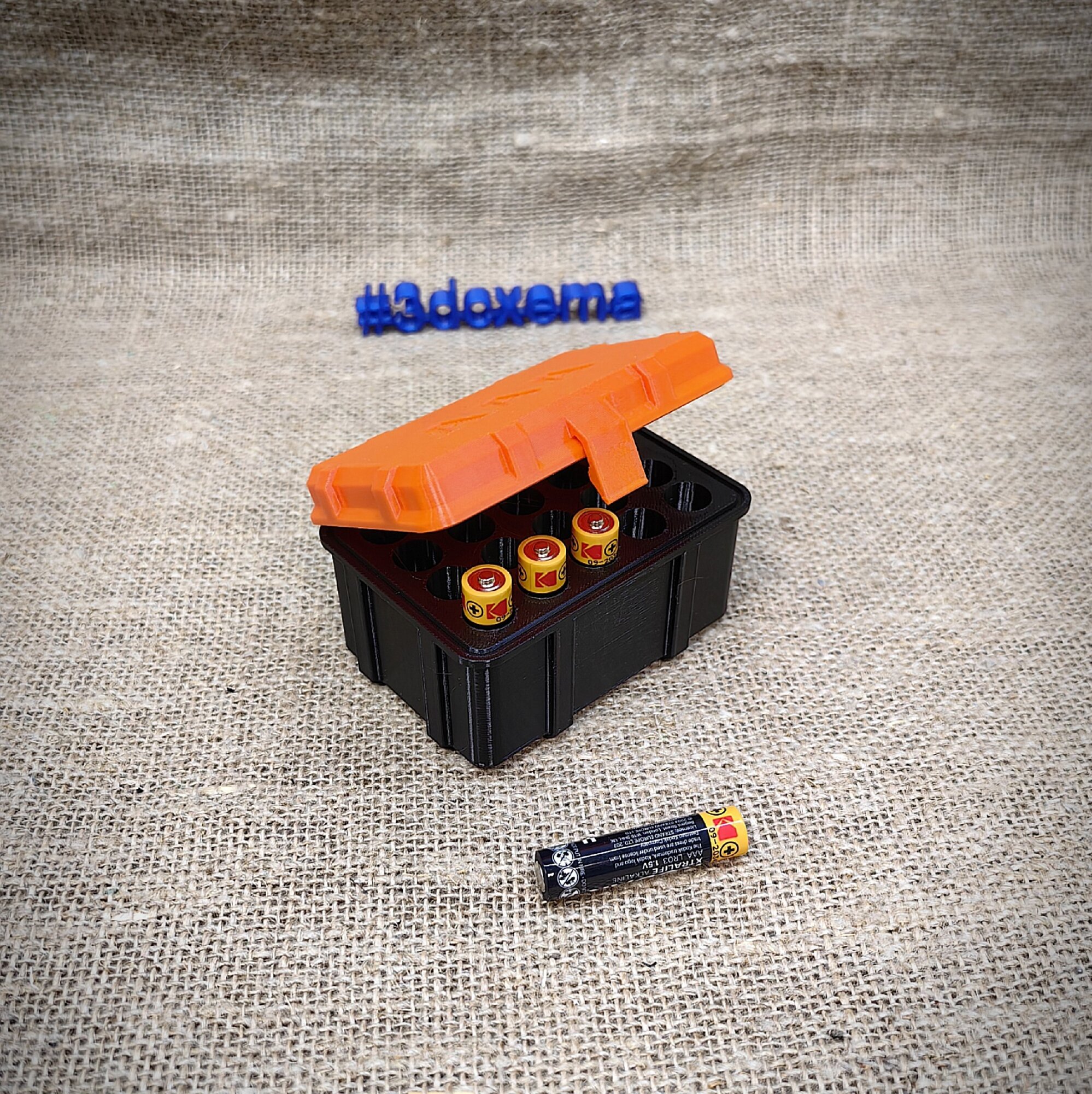 Контейнер для хранения мизинчиковых батареек/аккумуляторов размера ААA