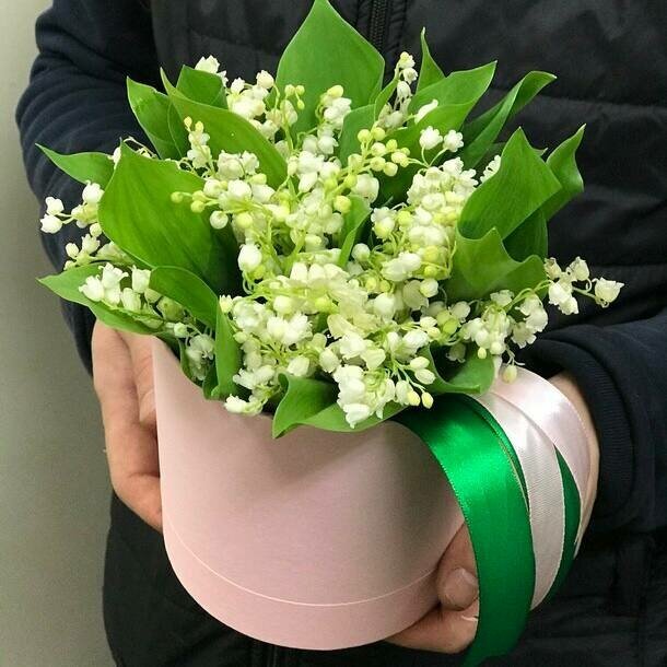 Ароматные ландышевые букеты в шляпных коробках "Rybe-Flowers"