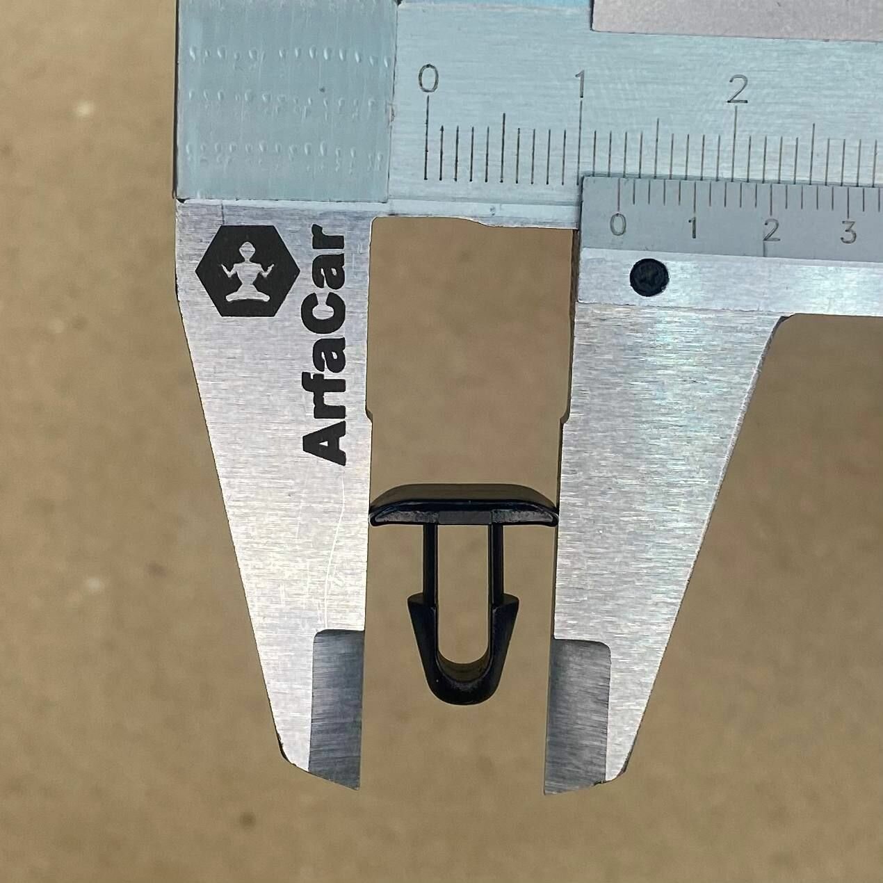 Клипса уплотнителя двери Toyota 9046708219, комплект 10шт