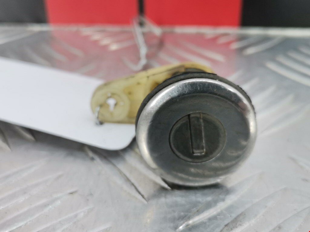 Личинка дверного замка Renault Logan 1 806018063R арт. 1626617