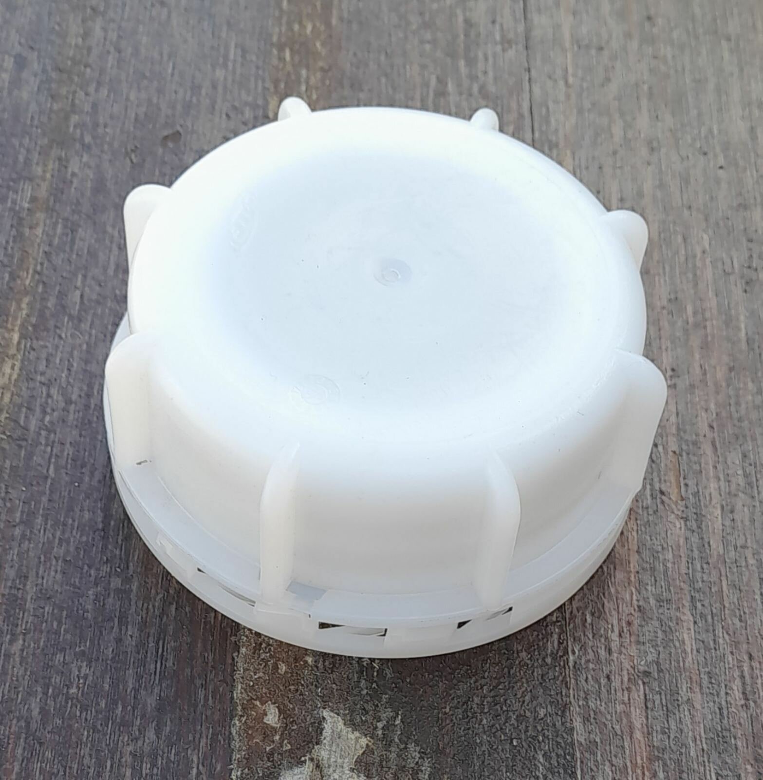 Крышка заглушка на еврокуб 60мм крупная резьба /