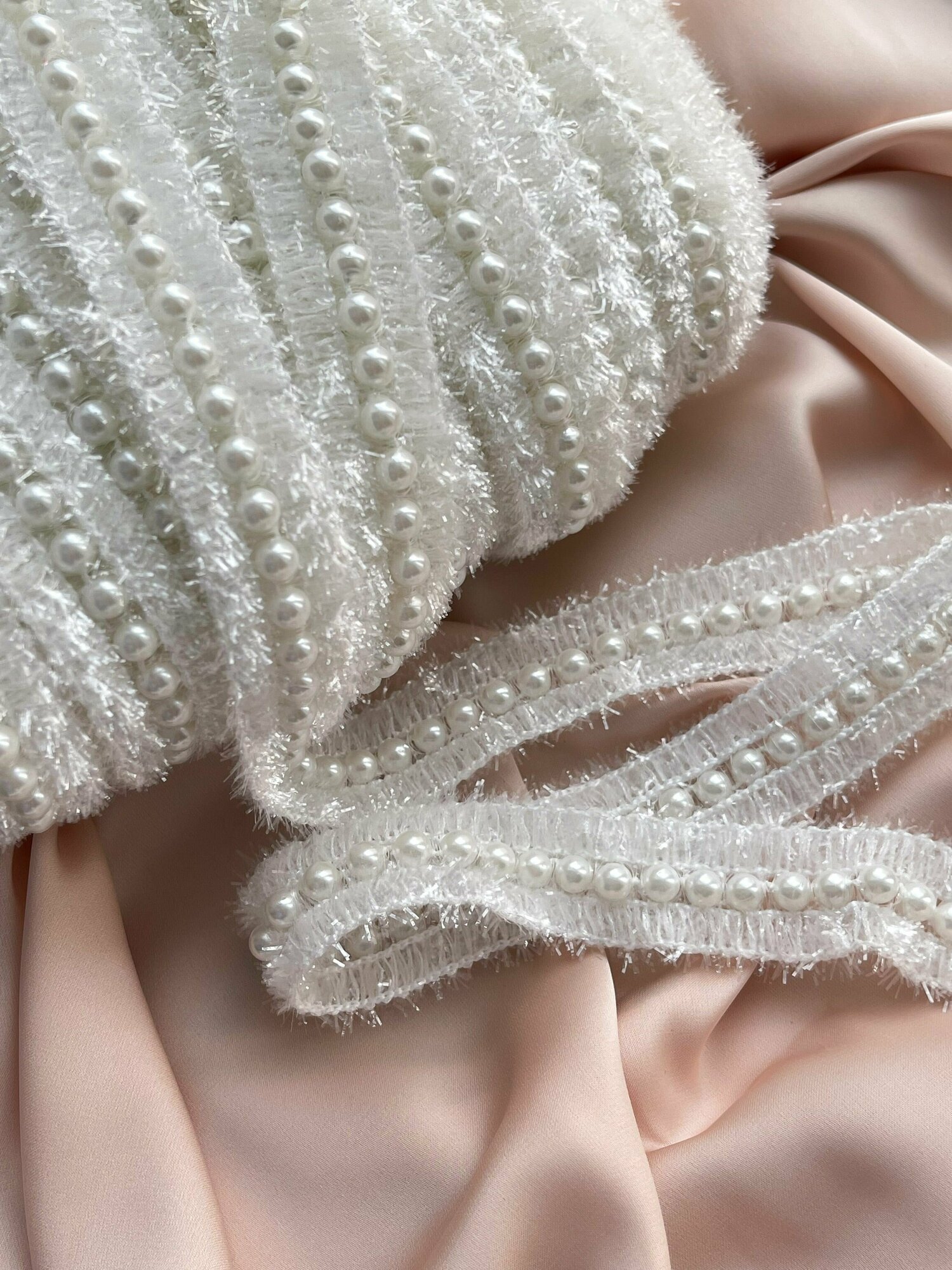 Тесьма белая с жемчугом 1.5 метра