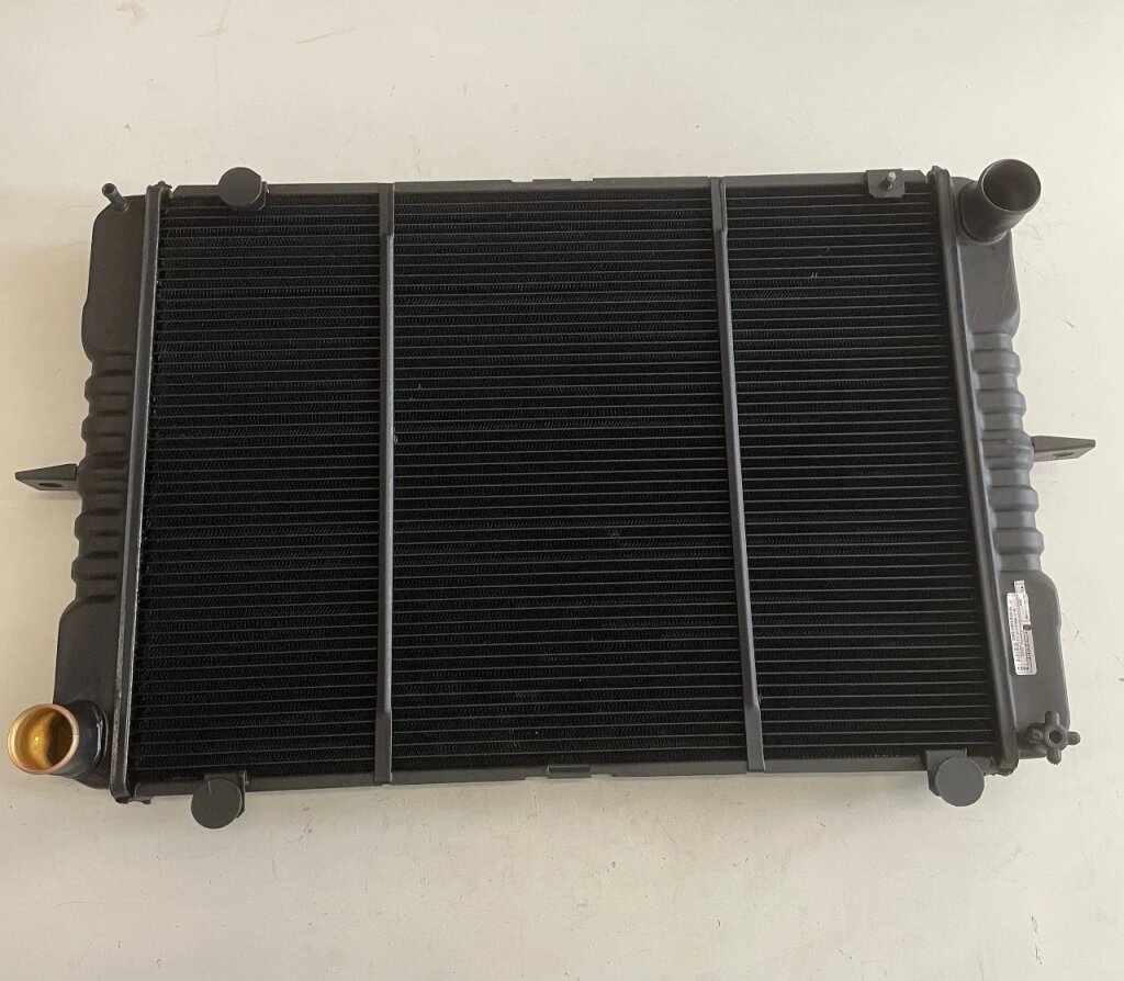 Радиатор системы охлаждения для а/м ГАЗель (медн.) 3-х ряд. с ушами